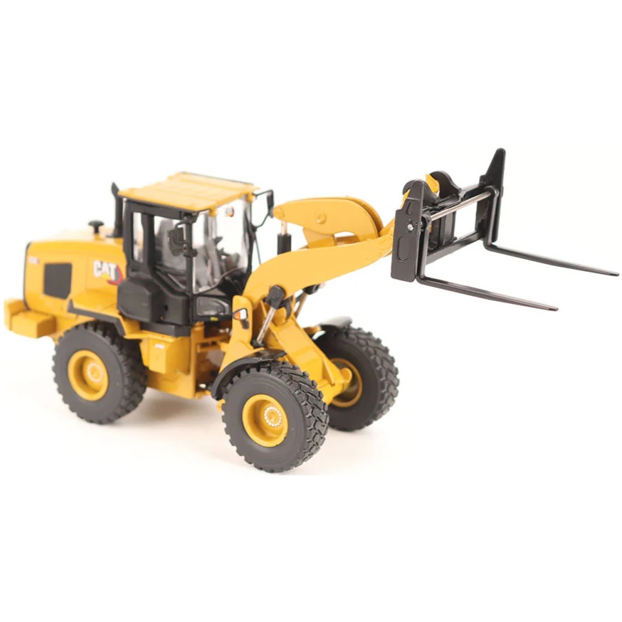 CAT 930 Wheel Loader with Interchangeable Attachments Diecast Masters 85779